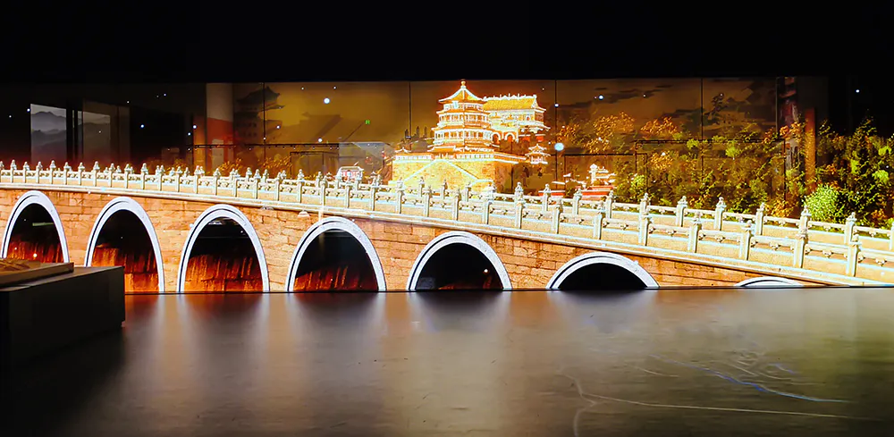 Museum transparent display case from MUXWAVE - MUXWAVE Holographic ...